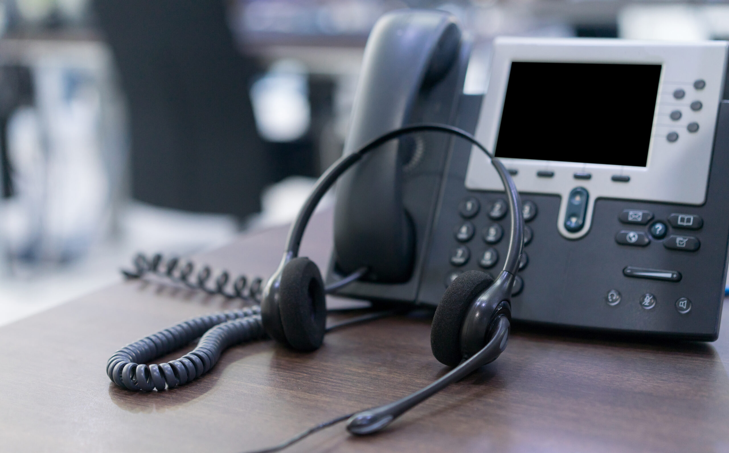 Nous mettons en place votre téléphonie d'entreprise, VoIP et télétravail